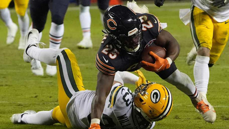 Luther Burden pranks Kyle Monangai with hilarious gift after sideline ...