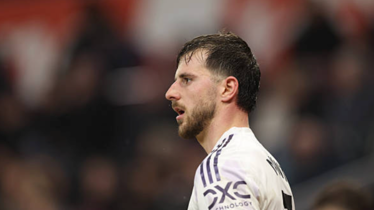 Mason Mount dating history: A closer look at Manchester United forward ...