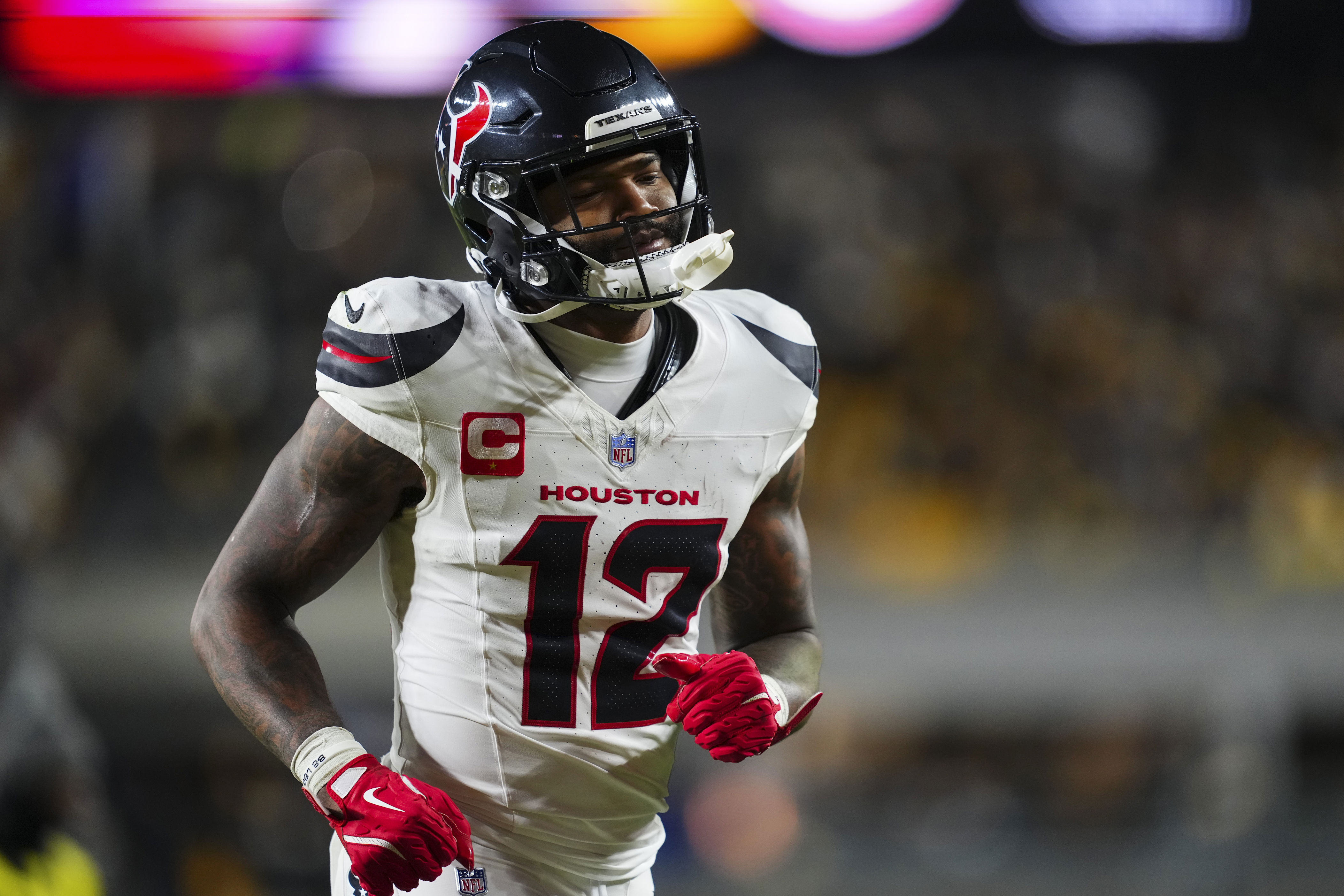 Texans’ top wide receiver ruled out for divisional round against Patriots