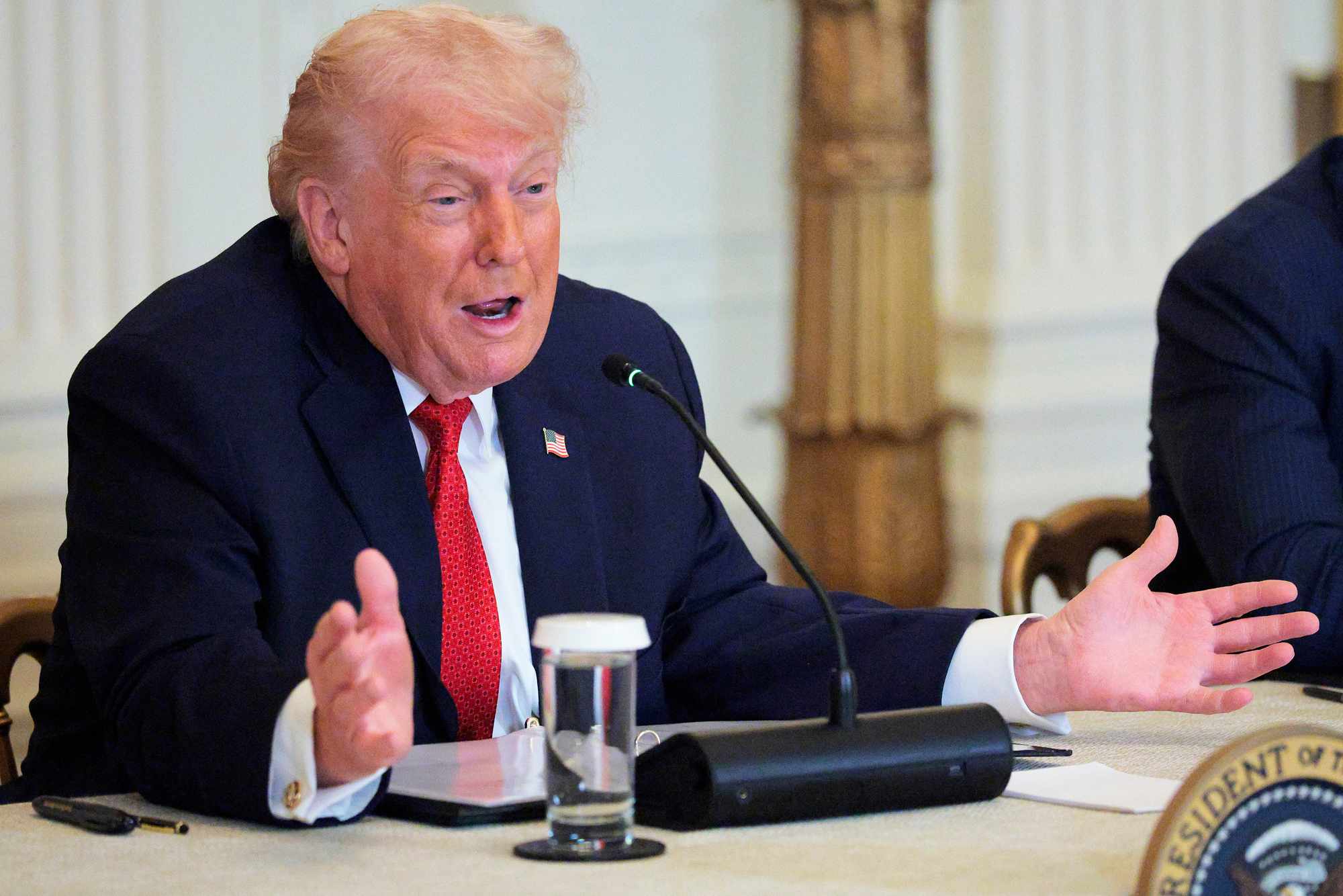 Trump roasts his 'very, very rich' and 'very fat' friend who he says ...