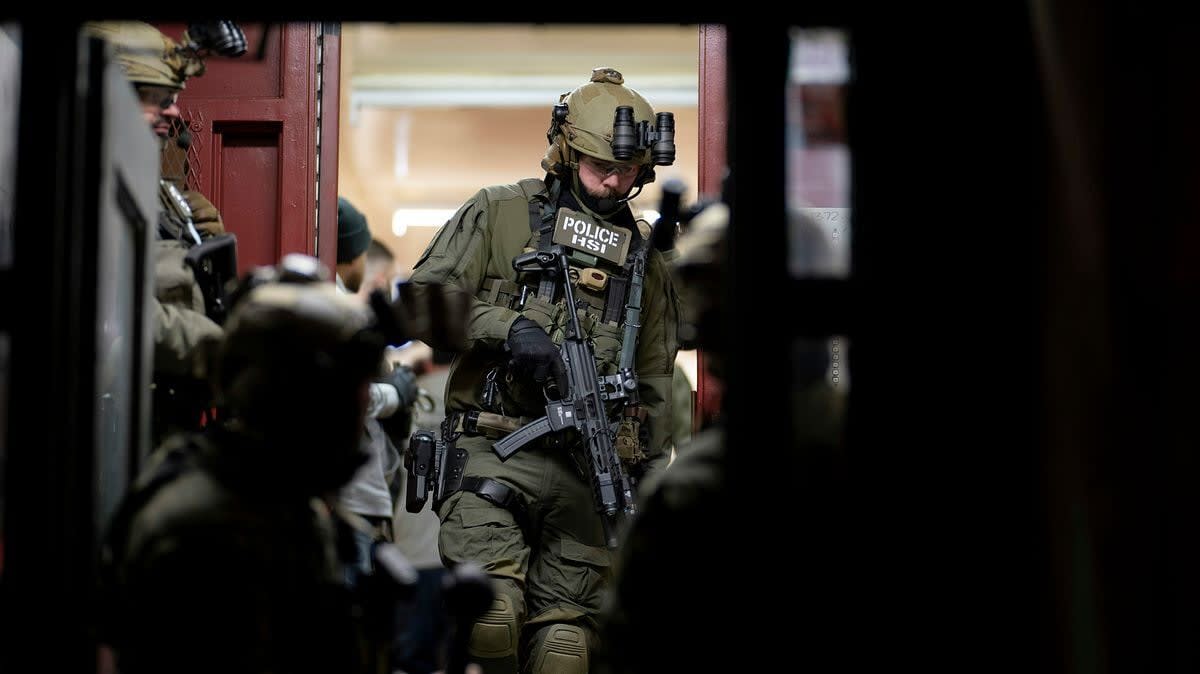 GOP senators introduce bill to increase penalties for assaulting ICE ...