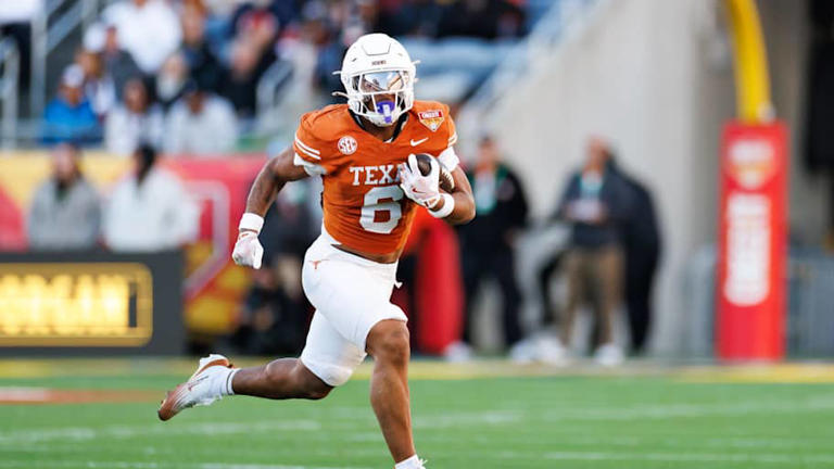 Another former Texas Longhorns RB is staying in the SEC