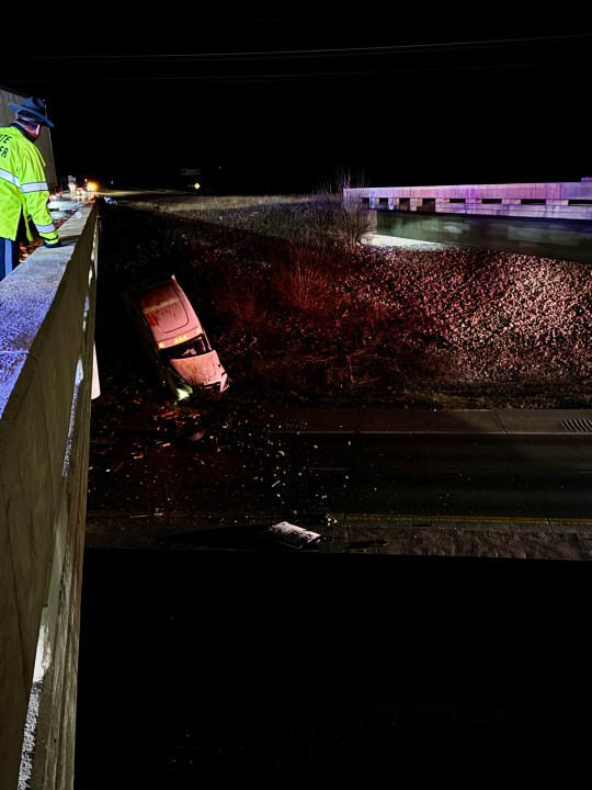 Crash involving two semis spills pasta sauce, meat on I-35 in Franklin ...