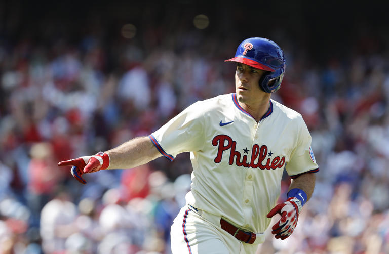 Reports: Phillies bring back JT Realmuto with a three-year deal after ...