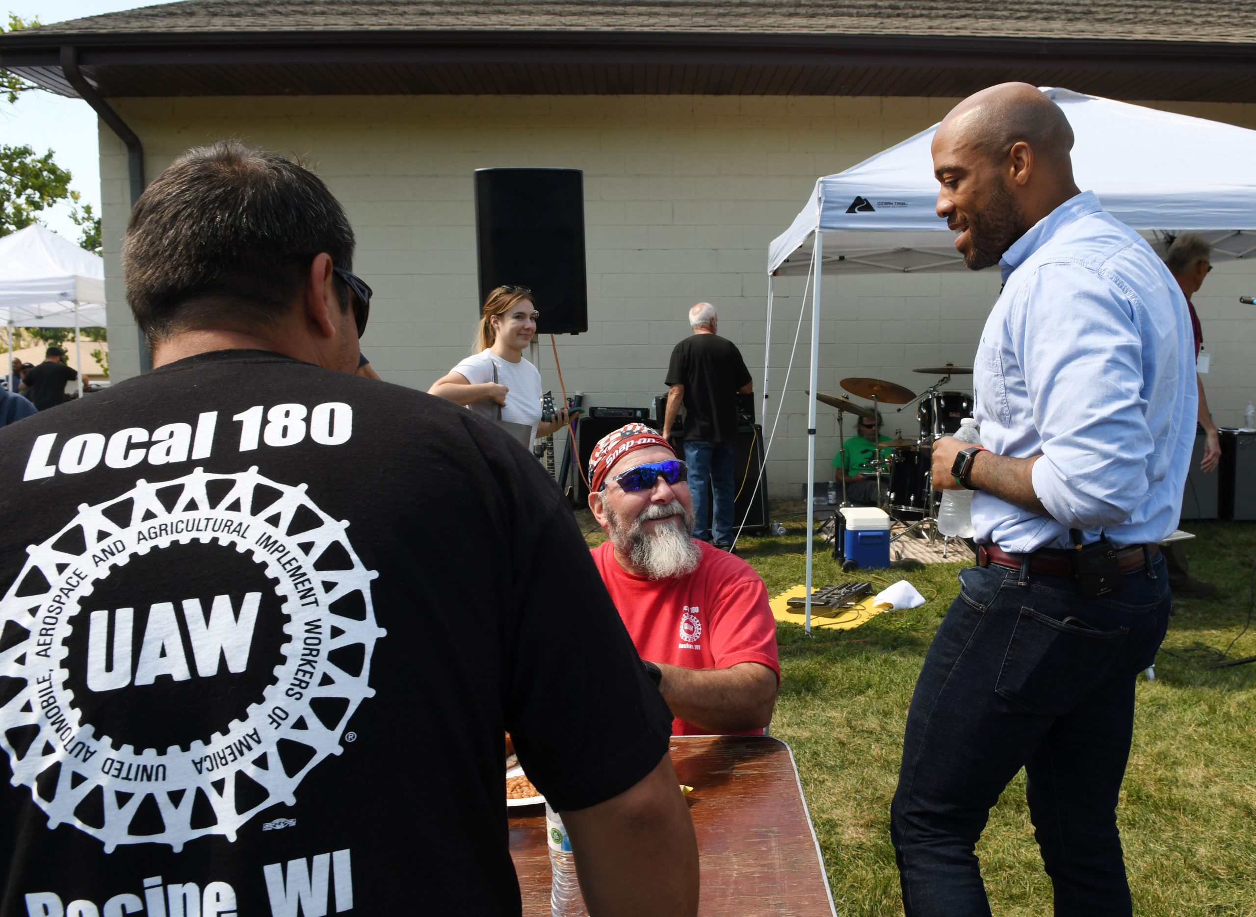 Democrats hope a blue wave washes over Wisconsin and gives them total ...