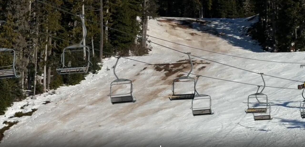 Wet, warm weather prompts BC ski closures