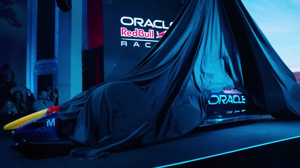 Un tributo a su historia: Así luce el nuevo auto de la escudería Red ...