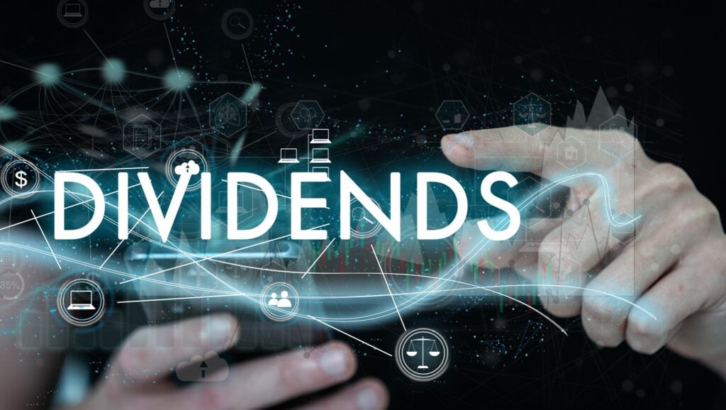 Dividend investor earns $30K a month after 37 years, says he started ...