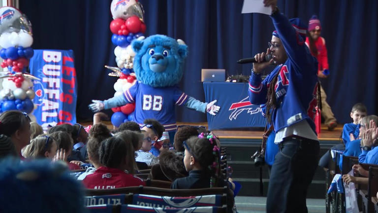 Bills team spirit fills school hallways ahead of divisional playoff game