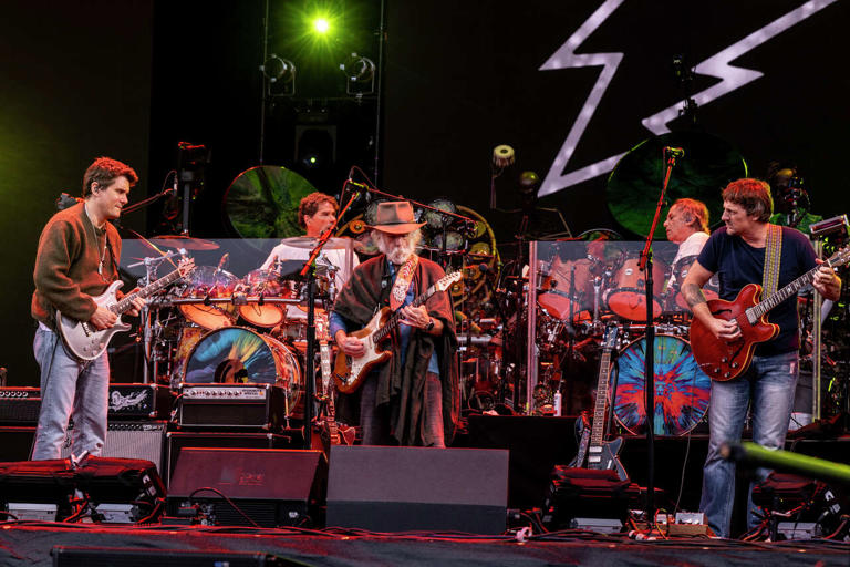Grateful Dead music surges on streaming ahead of Bob Weir memorial in ...