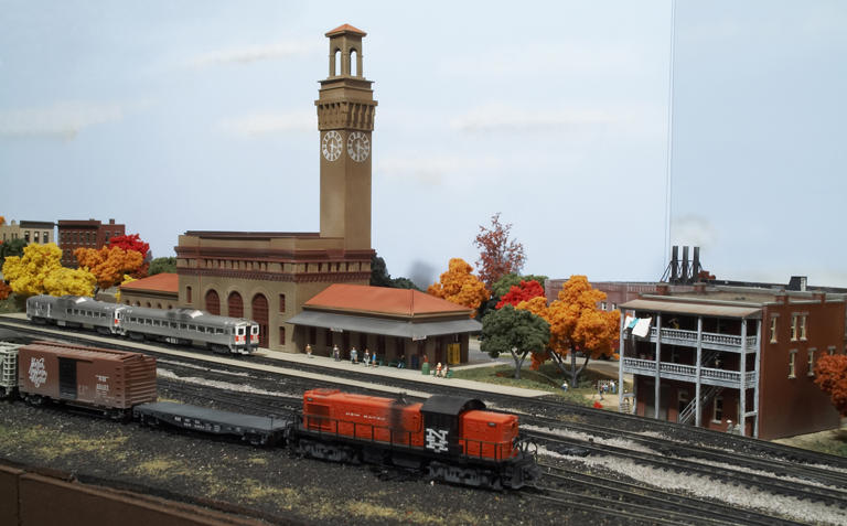 The Naugatuck Valley RR: Operating a '50s-era layout, step-by-step
