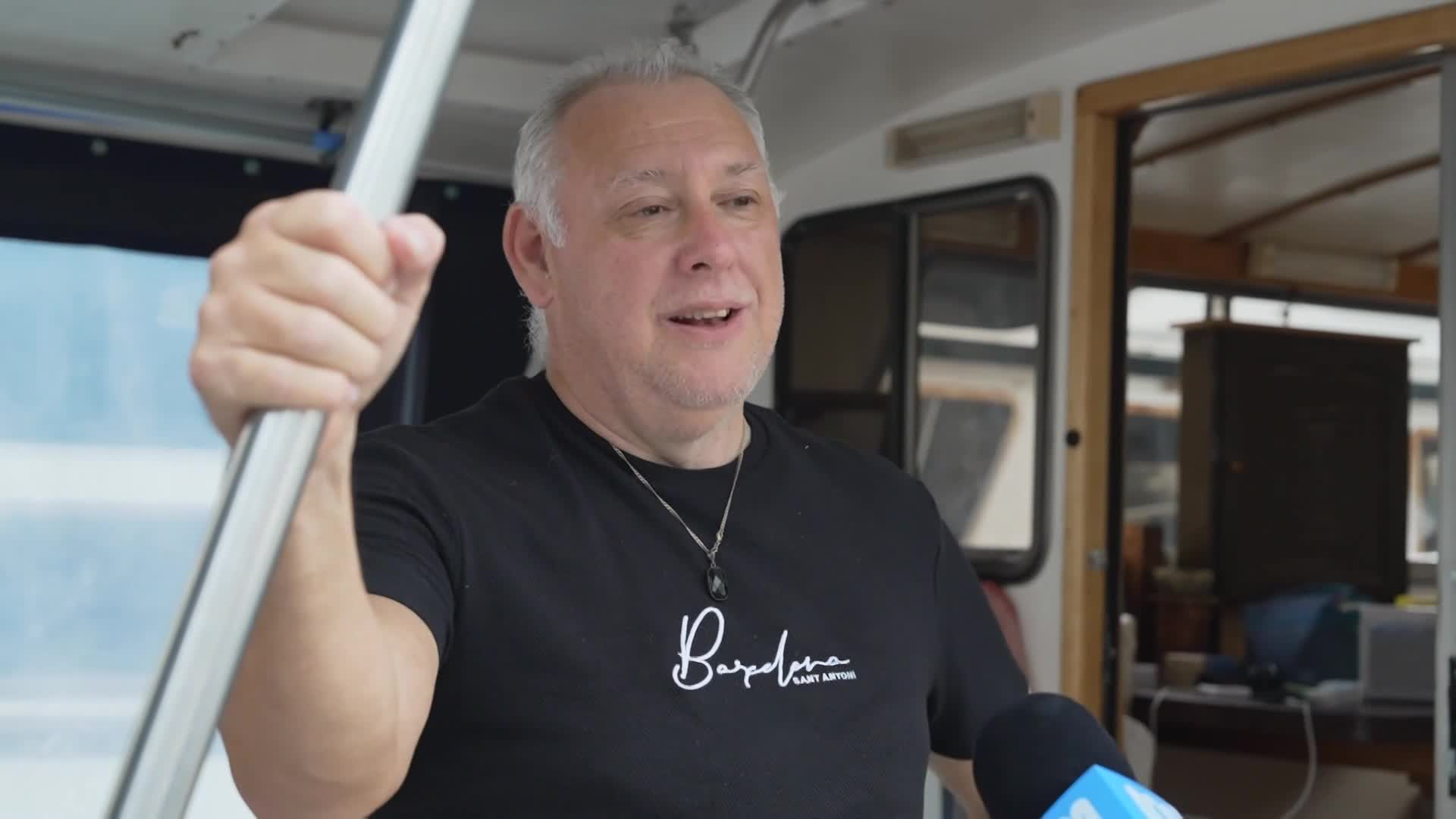 Queenslanders move aboard houseboats as cost of living rises