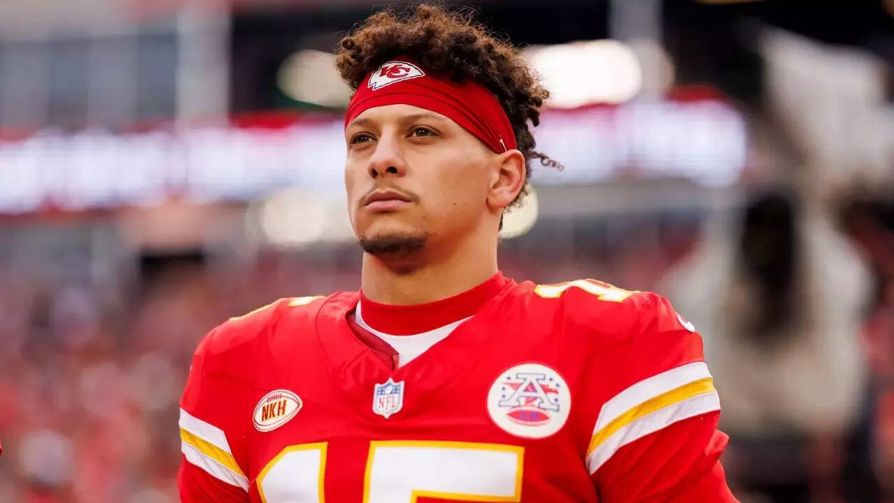 Patrick Mahomes gets stern warning from doctors as Chiefs star refuses ...