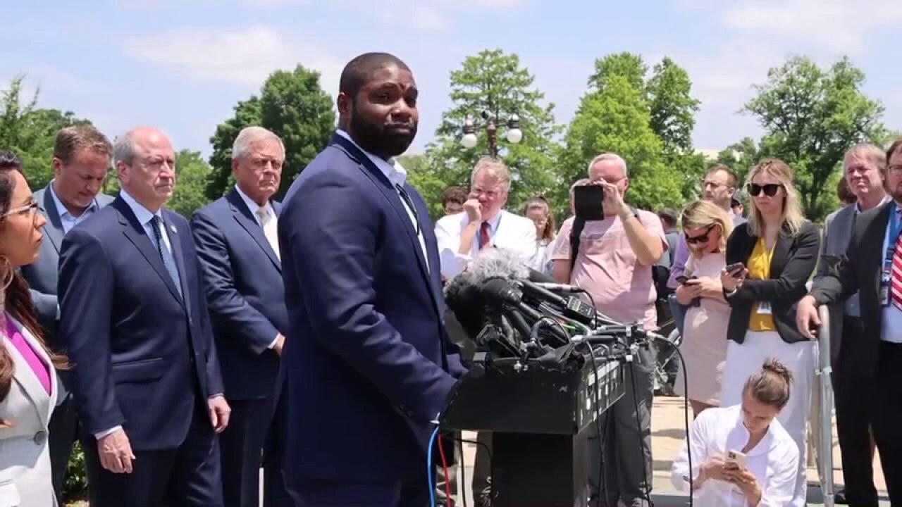 Florida governor’s race: Byron Donalds leading candidate for Republican ...