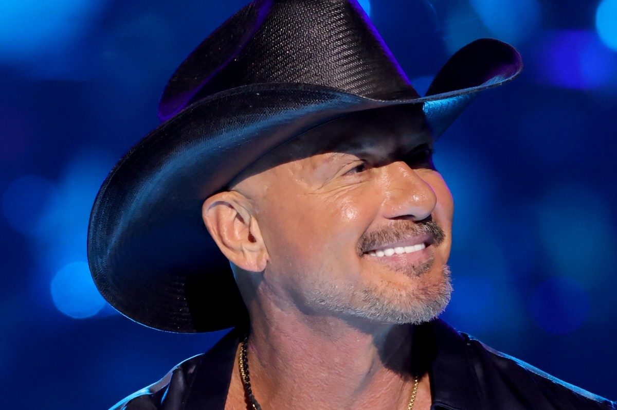 Tim McGraw teases new music with cryptic photos & fans can't keep their ...