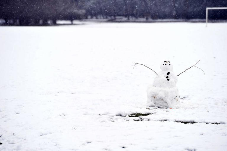 Wales snow forecast as UK weather maps show blizzard arriving later ...