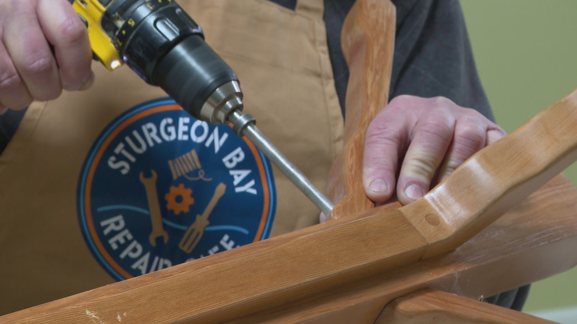 Door County's Sturgeon Bay Repair Cafe helps people fix what they ...
