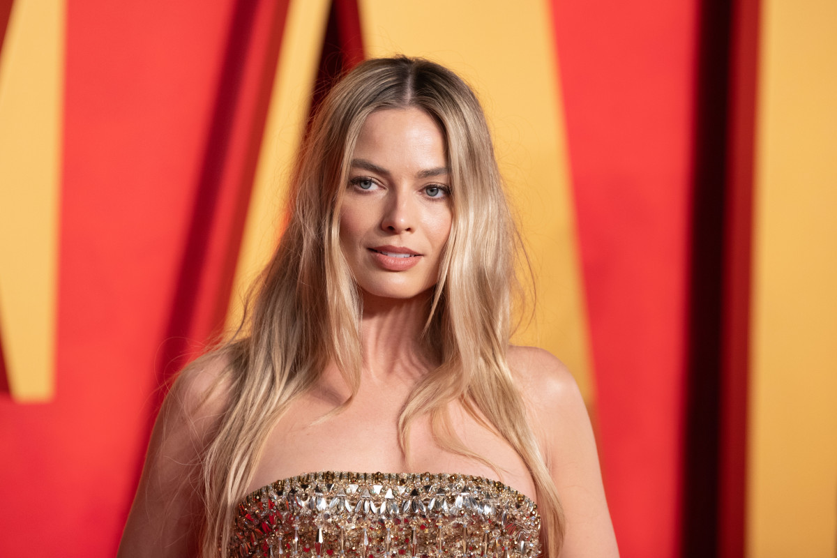 Mutual obsession: Margot Robbie had Jacob Elordi enamored filming ...