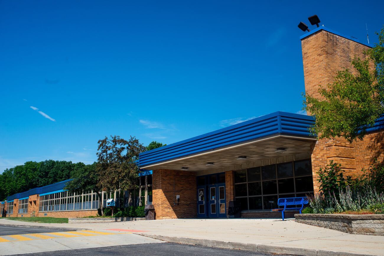 Threatening message taped to Ann Arbor elementary school window Friday ...