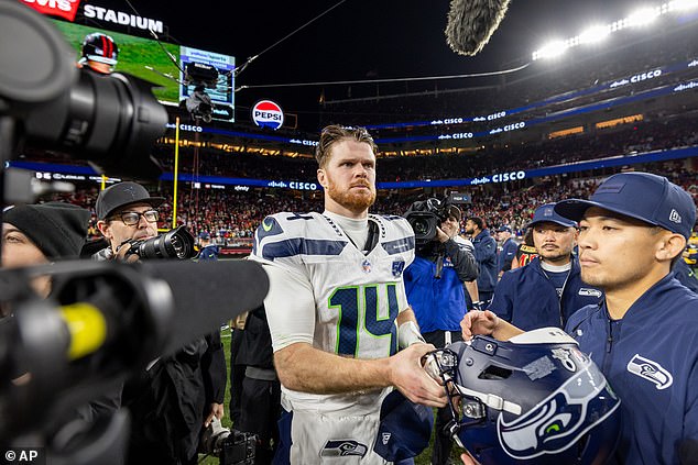 Seahawks coach issues major Sam Darnold update after QB's injury scare ...