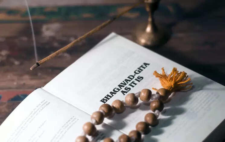 Bhagavad Gita shloka of the day to stay focused and steady