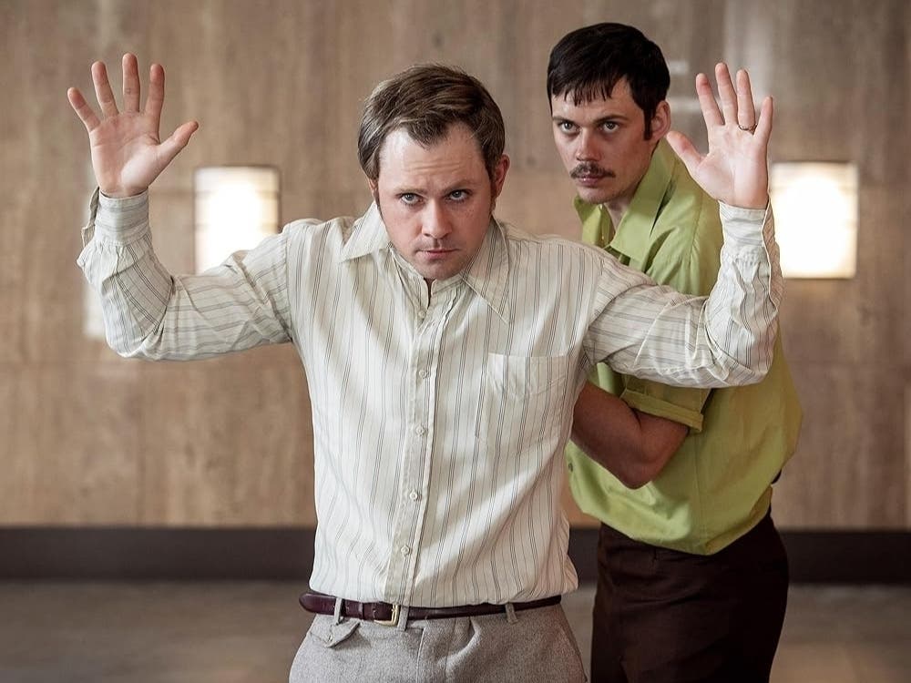 'Dead Man’s Wire' review: Bill Skarsgård channels raw desperation