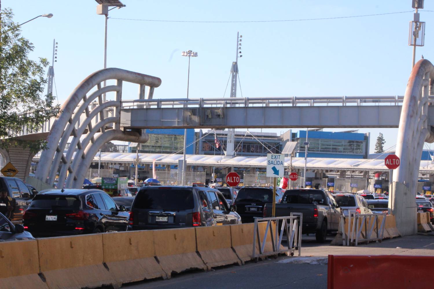 Permanent resident charged with smuggling migrants at San Ysidro