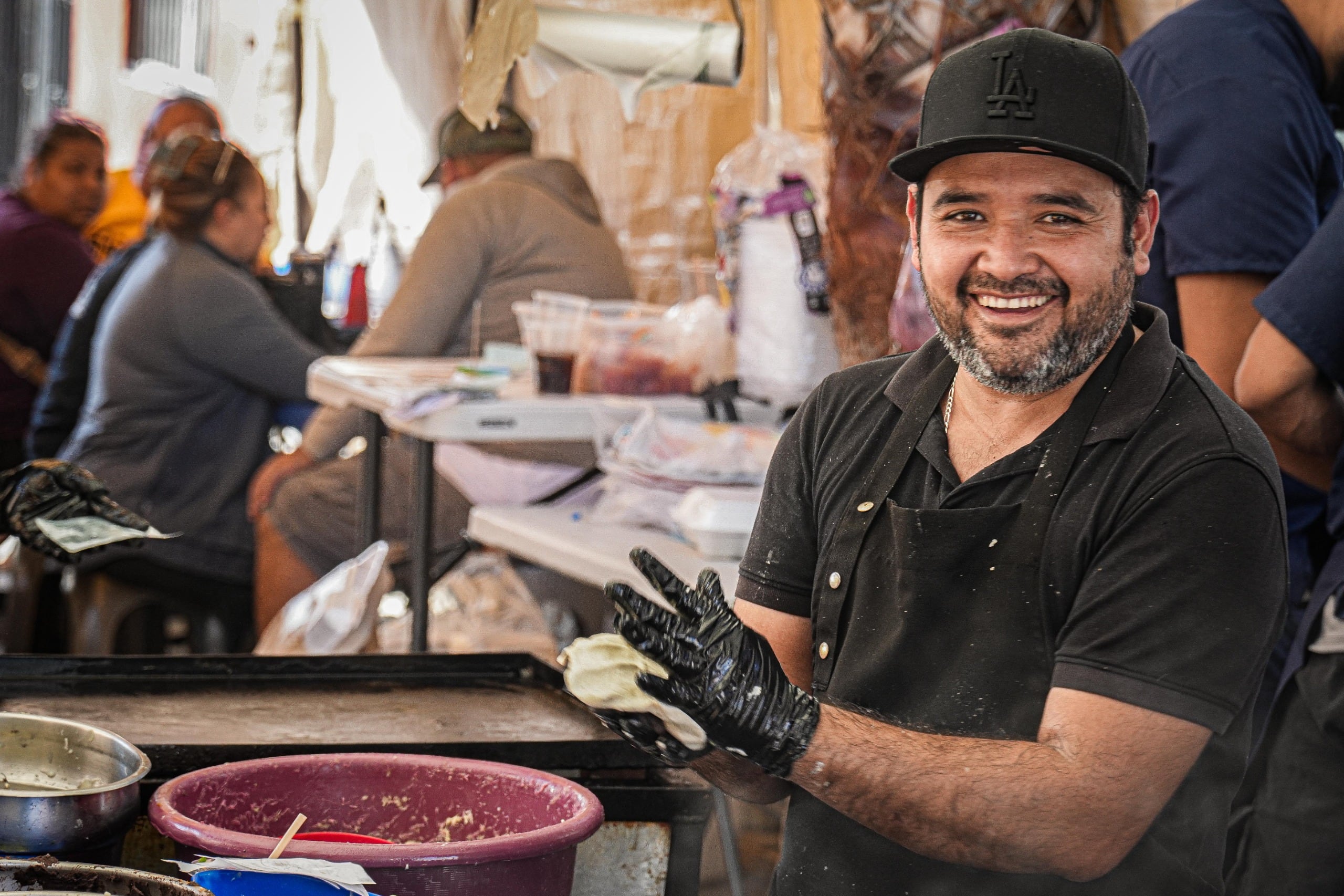 Conquistan migrantes con pupusas deliciosas desde El Florido a todo TJ