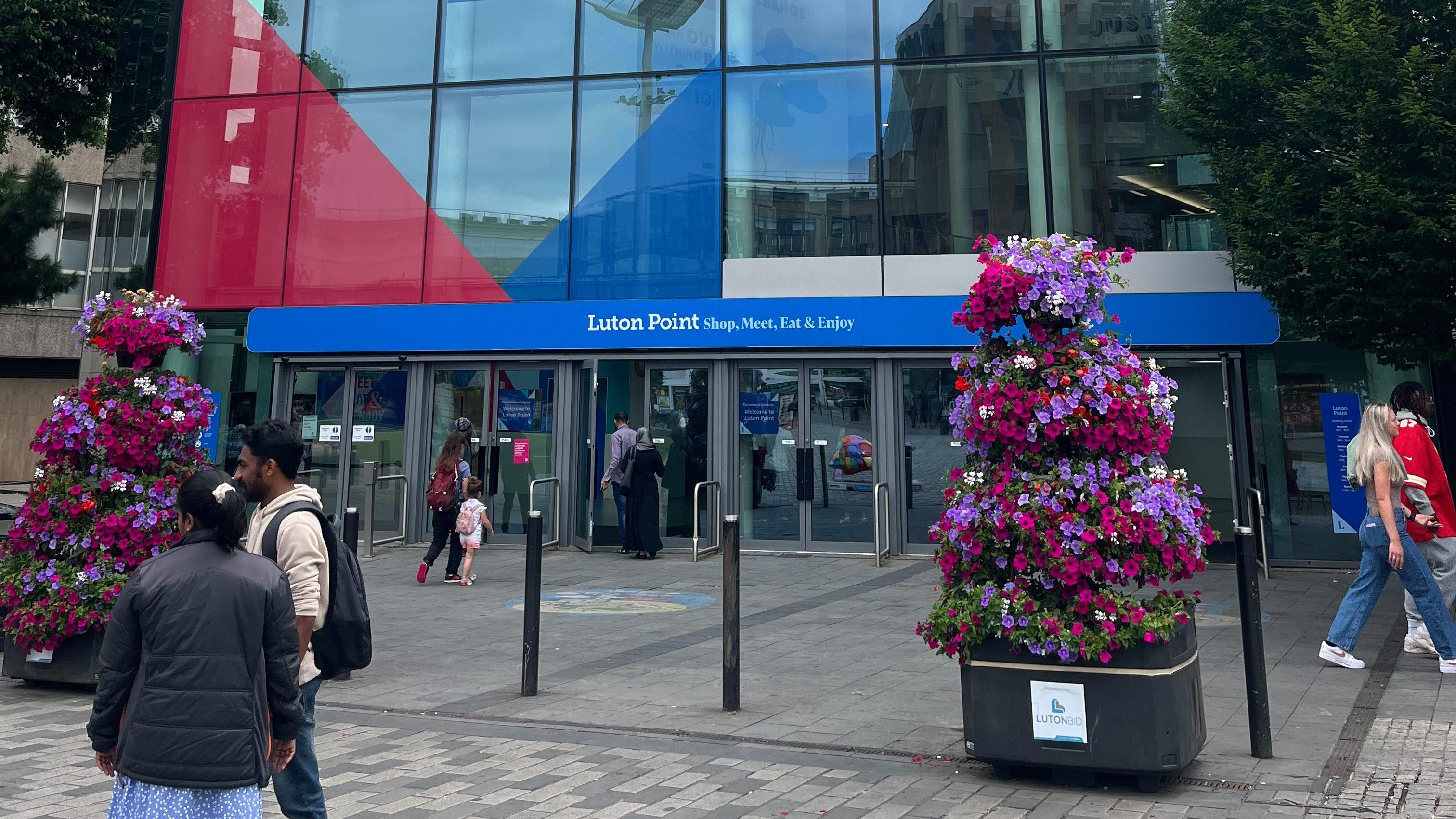 Shopping centre to become vape-free