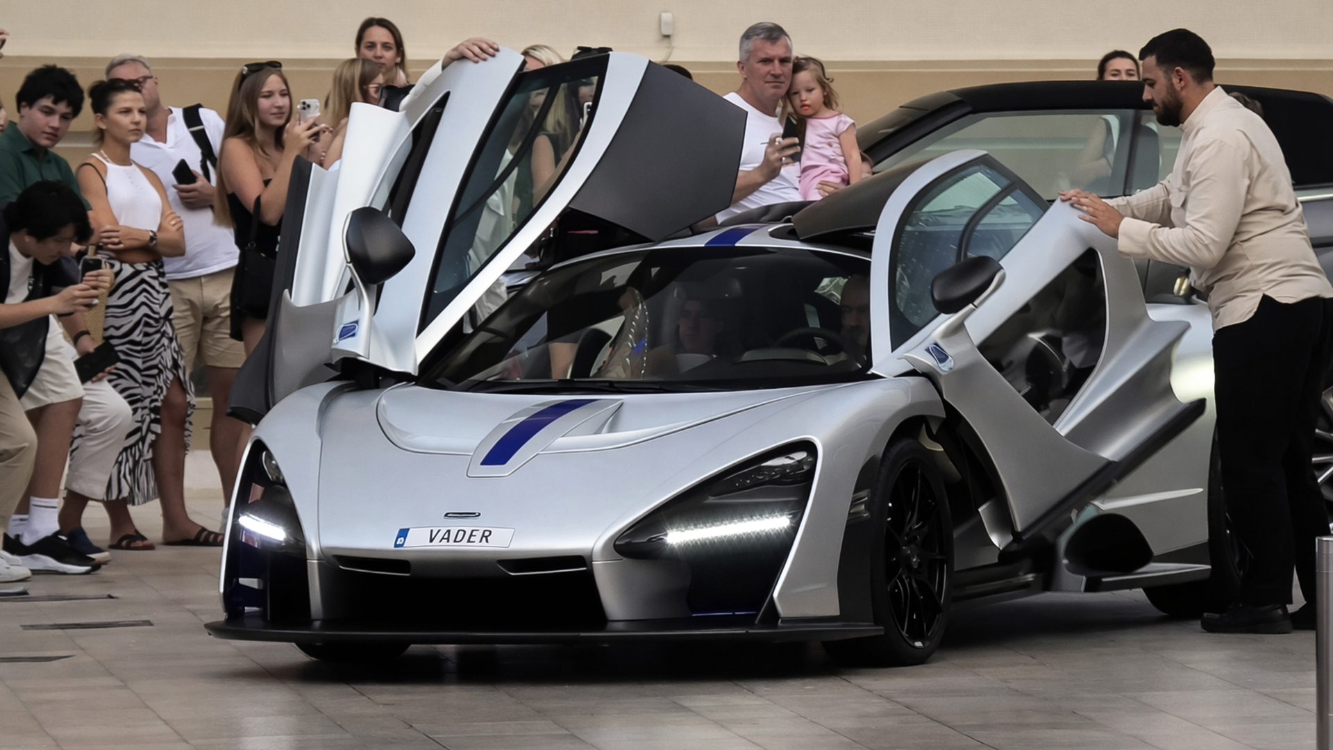 $1,000,000 McLaren Senna shown to public