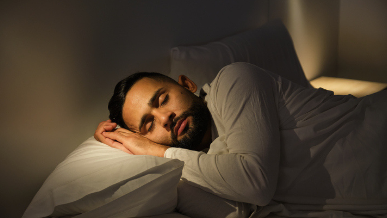 7 night rituals that help one sleep deeply and wake up feeling fully ...