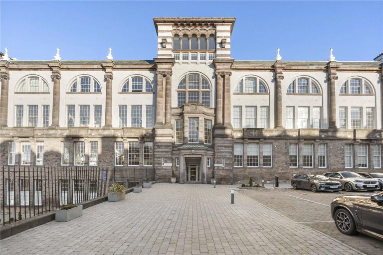 Top of the class Edinburgh three-bedroom first floor flat for sale in ...