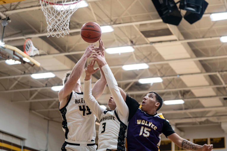 Bay City Western is confident bunch in high-scoring victory over Central