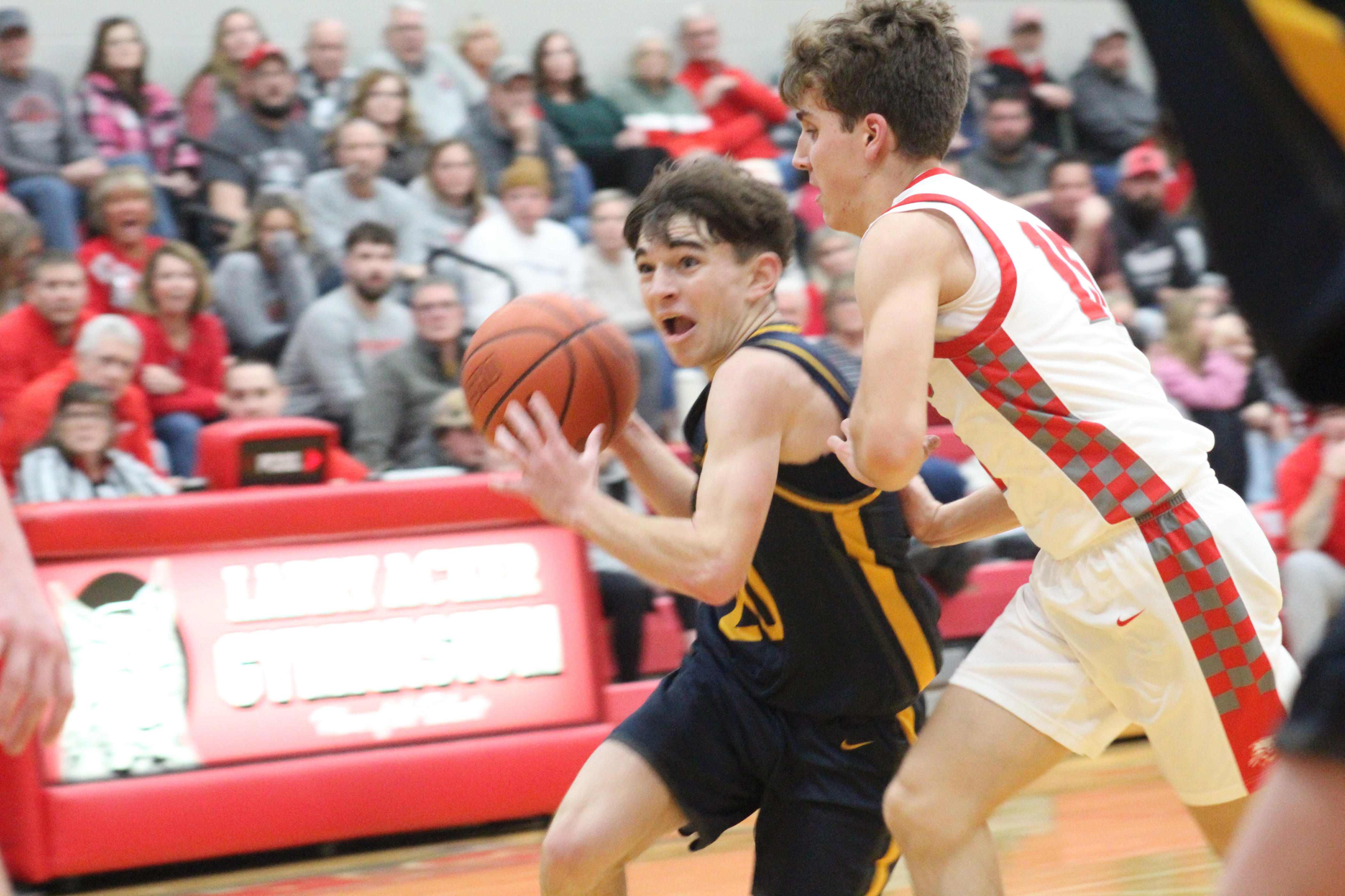 Lowen Ferguson's 31 points lifts Hillsdale past Norwayne, as both teams ...