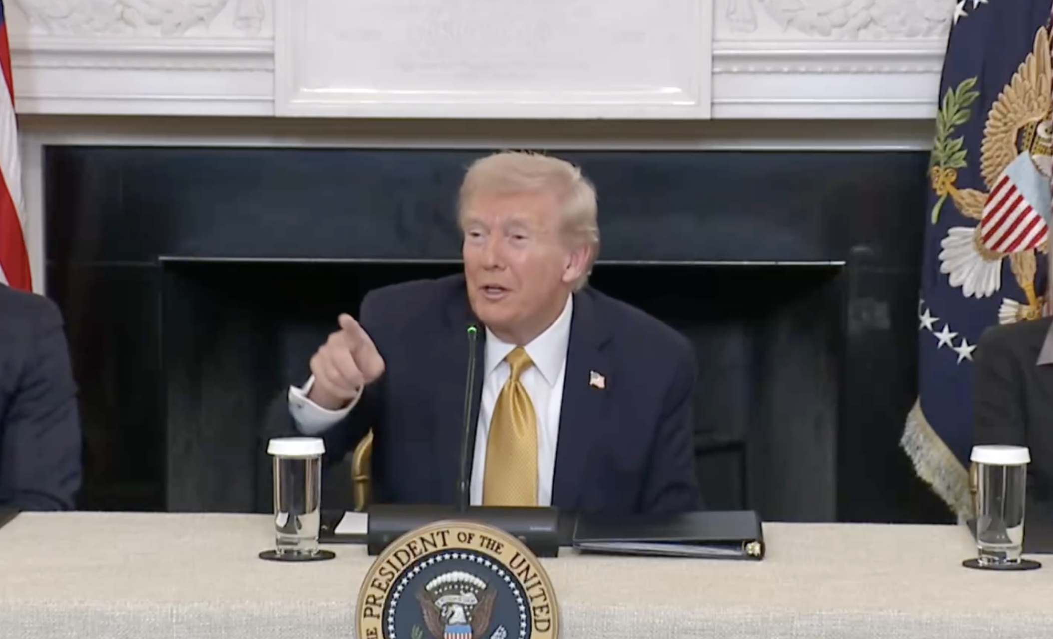 'Not that guy, he's so hopeless': Trump goes out of his way to insult ...