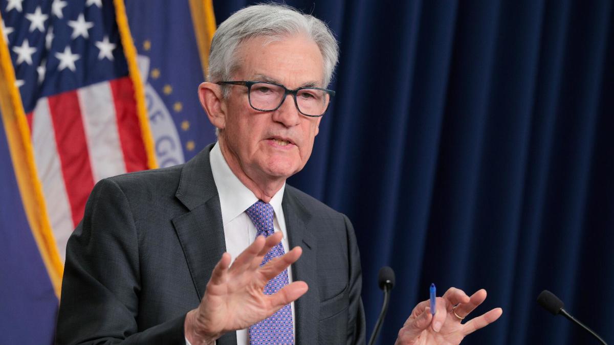 Fed rate cut odds shift as FOMC blackout begins