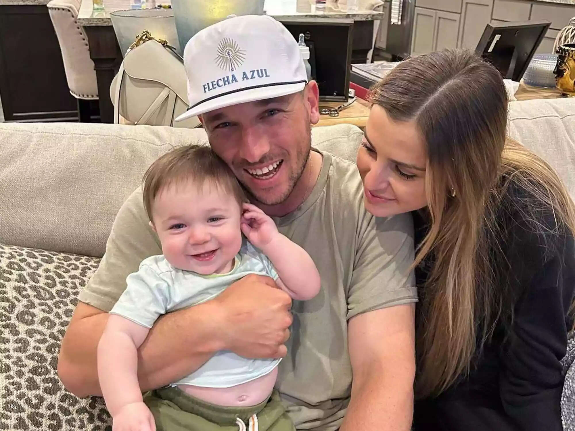 Chicago Cubs star Alex Bregman’s latest social media post with wife ...