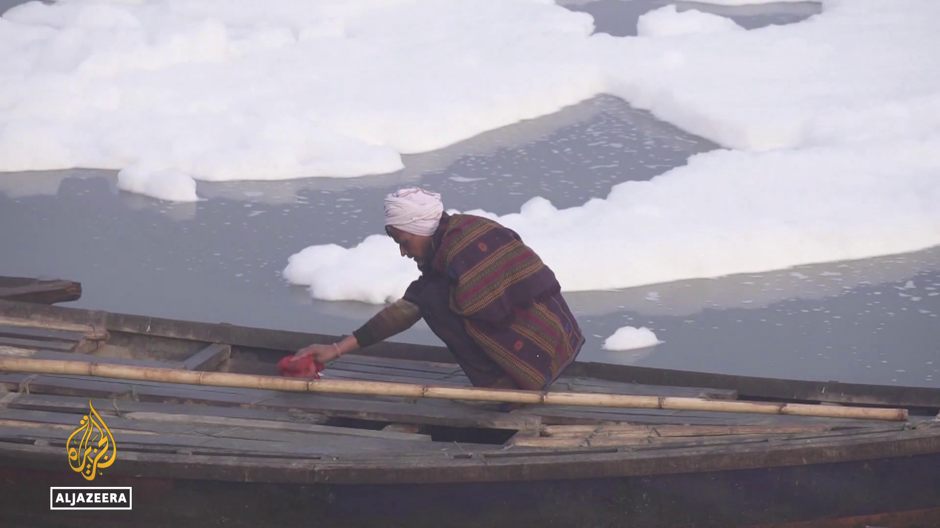 New Delhi pollution: Toxic foam blankets Yamuna river