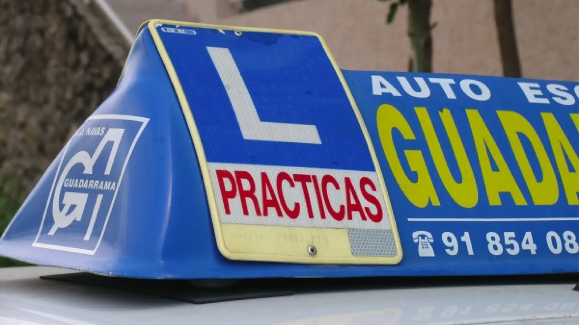 Cuando nadie lo esperaba, aprueba el examen de conducir a punto de ...