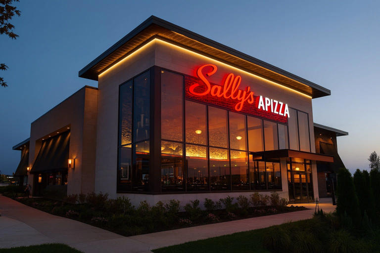 Garden City dining, top-paid state workers, Swift wedding. Journal top ...