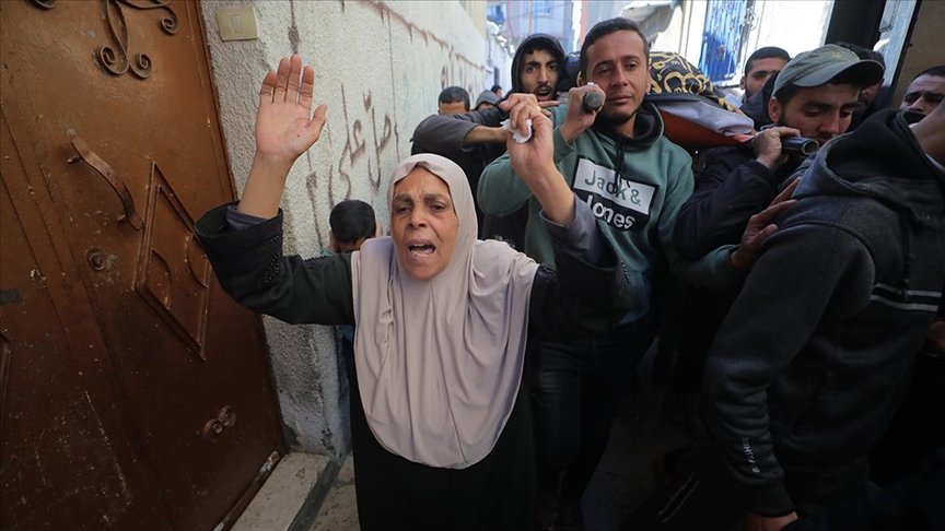 İsrail, ateşkese rağmen Gazze’ye yönelik saldırılarını sürdürüyor