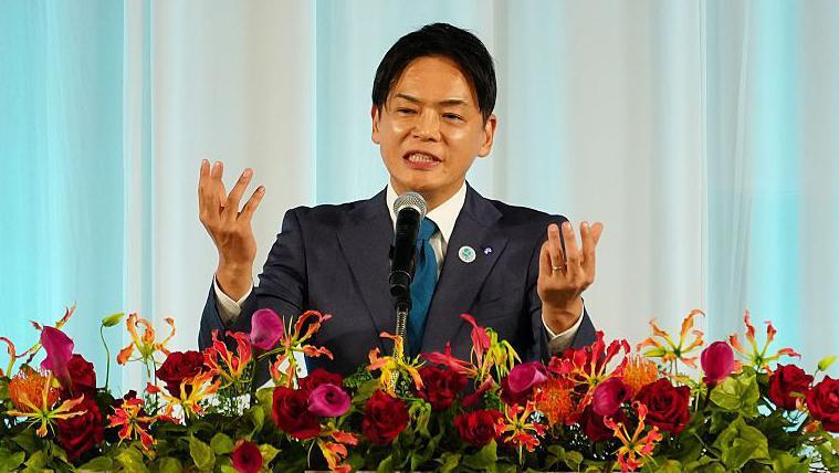 Japanese mayor apologises after calling staff 'human scum'