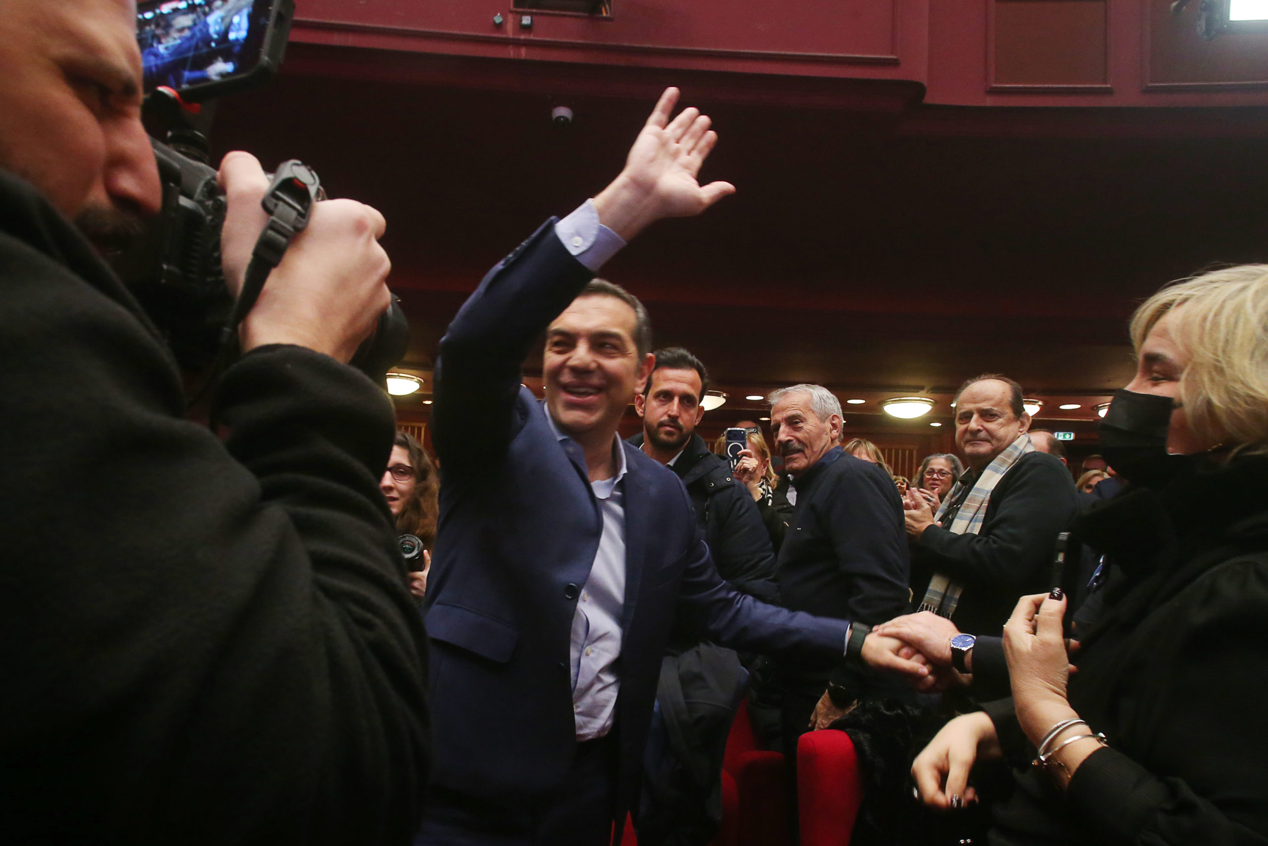 ΑΠΕΥΘΕΙΑΣ – Η εκδήλωση παρουσίασης του βιβλίου του Αλέξη Τσίπρα, «Ιθάκη ...