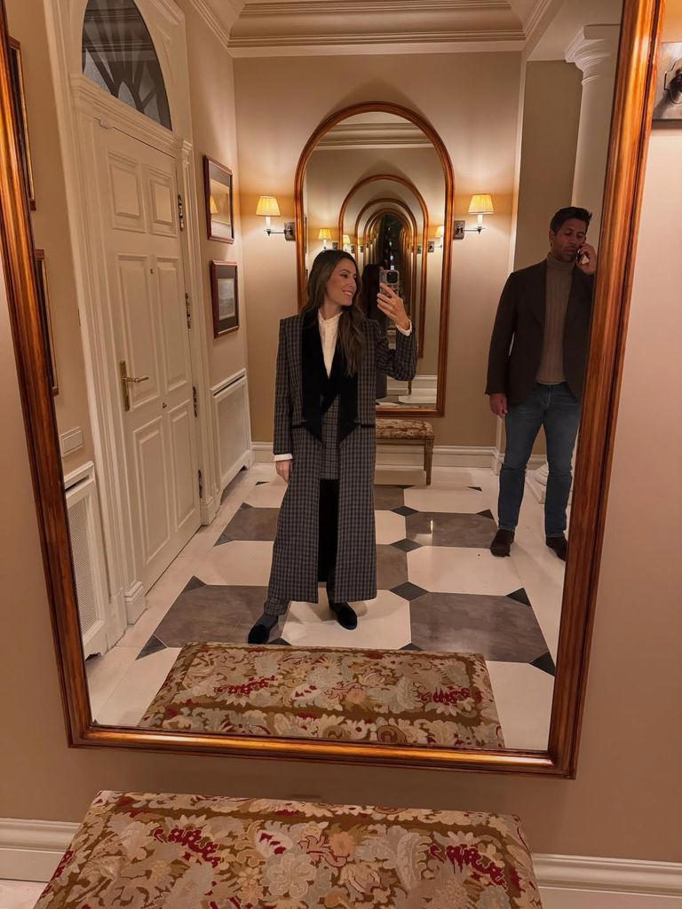 Ana Boyer y el abrigo favorito de las madrileñas: a cuadros, con ...