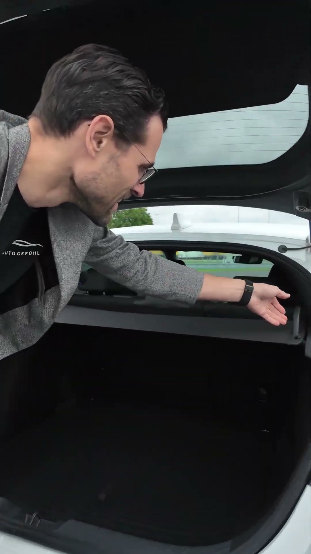 Capa retrátil inteligente no porta-malas do novo Honda Civic reestilizado