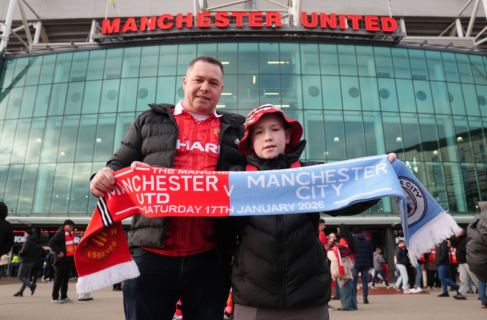 Amad Diallo’s goal is ruled out for offside as hosts pile on pressure