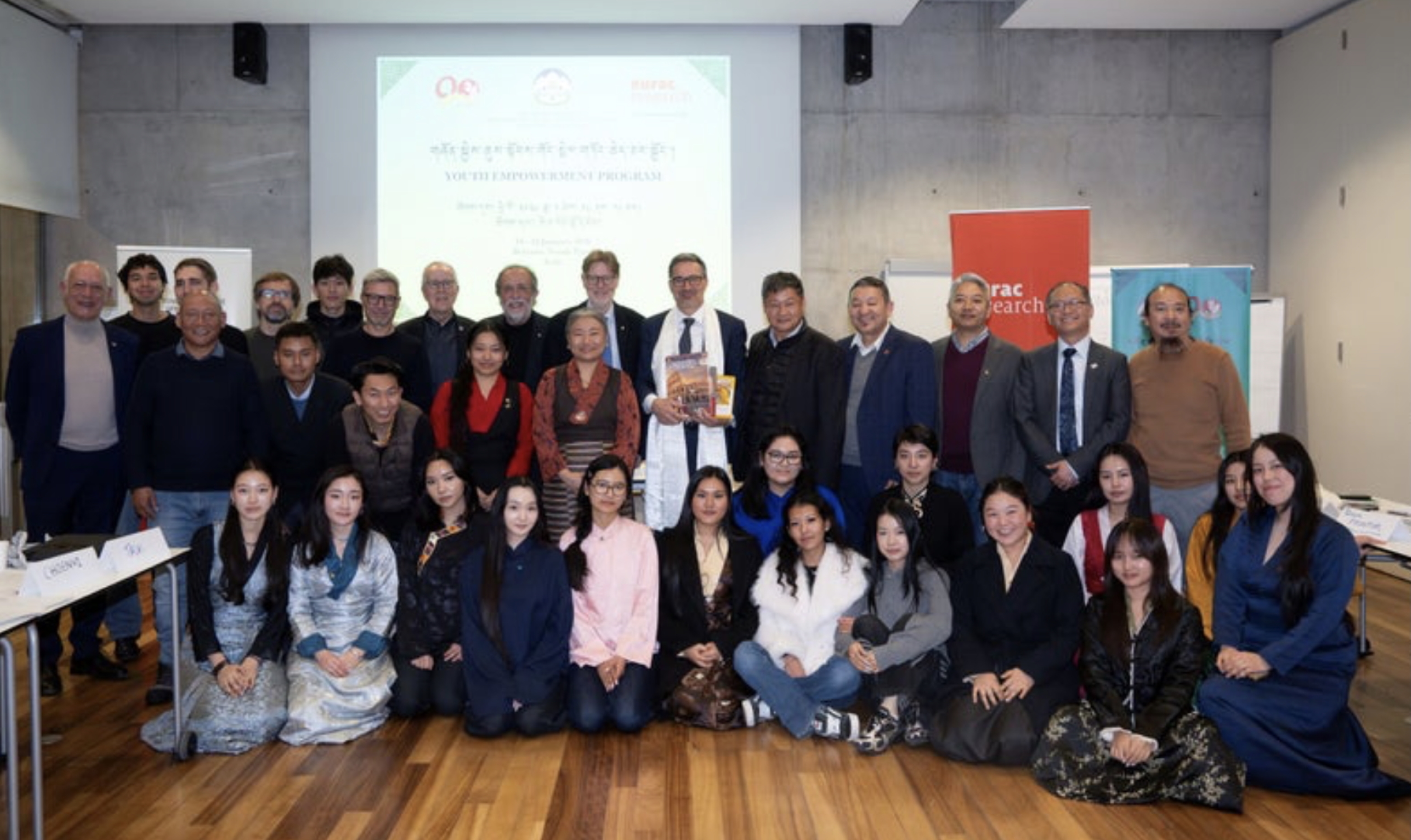 Autonomia, Kompatscher incontra 30 giovani del Tibet in visita in Alto ...