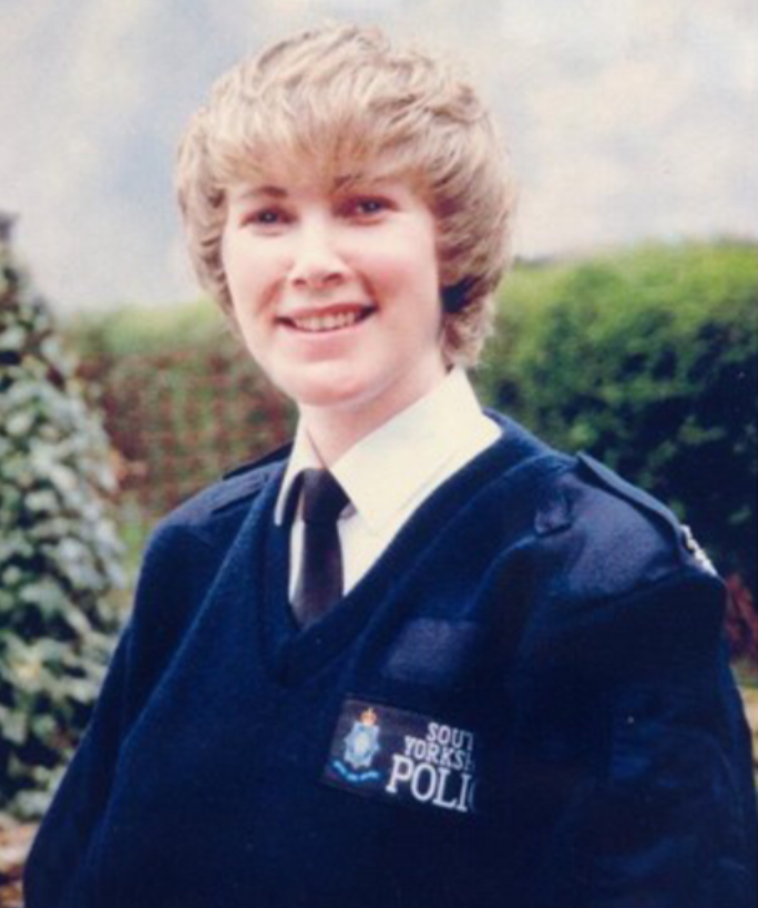 'Elizabeth Emblem' award given to family of 28-year-old cop who died at ...