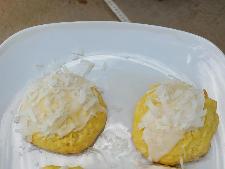 Lemon cake cookies: Bursting with zesty sunshine