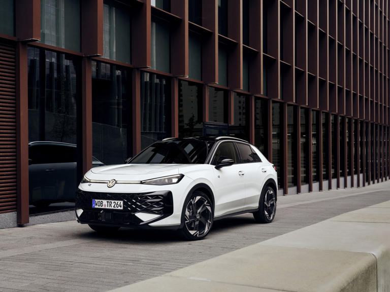 Nuova Volkswagen T-Roc arriva sulle strade italiane: porte aperte il 24 ...